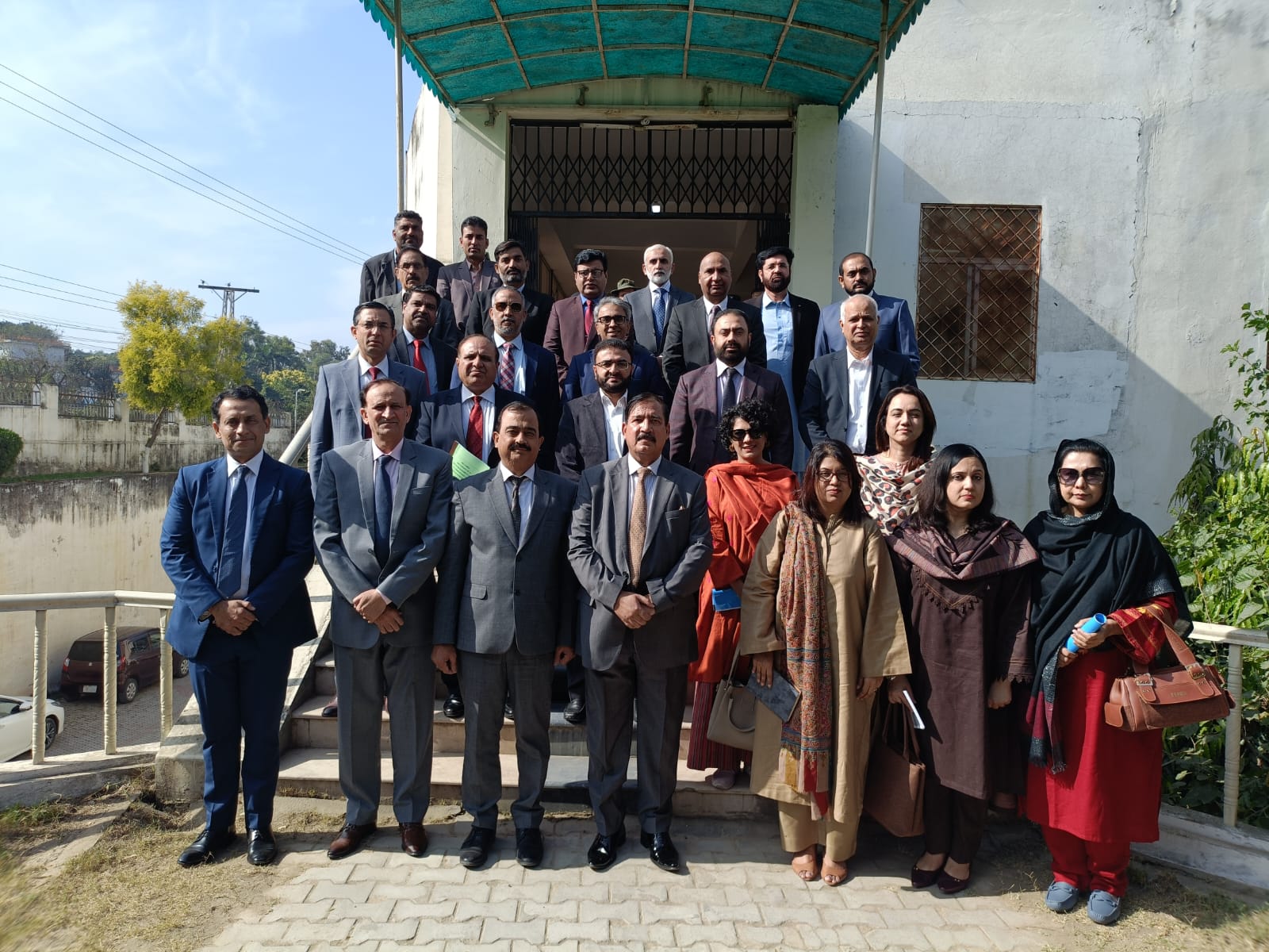 Mirpur University hosts Inland Study Tour (IST) of 36th Senior Management Course, National ...